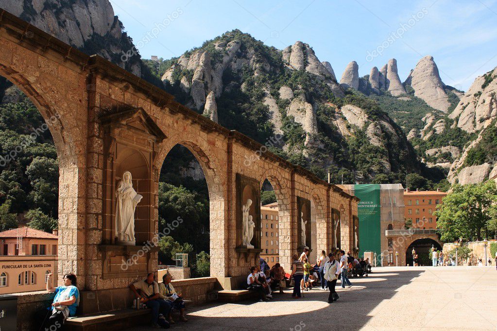 Arch and sculptures of Montserrat monastery — Stock Photo © pgkirich ...