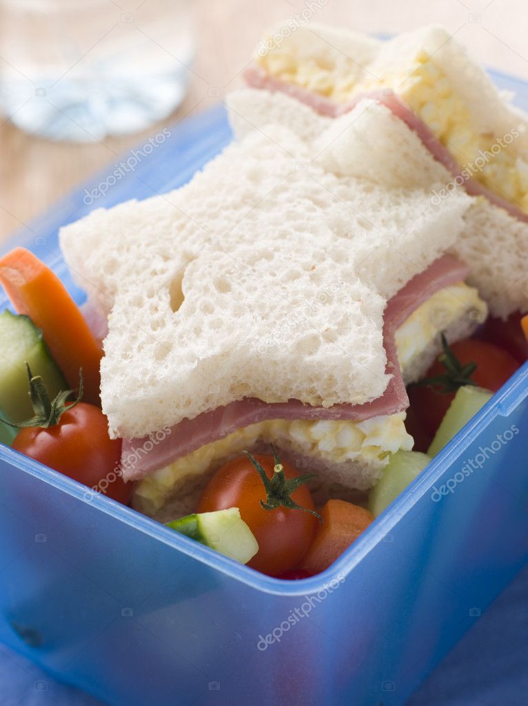 Star Shaped Egg Mayonnaise and Ham Sandwich with Crudities — Stock ...