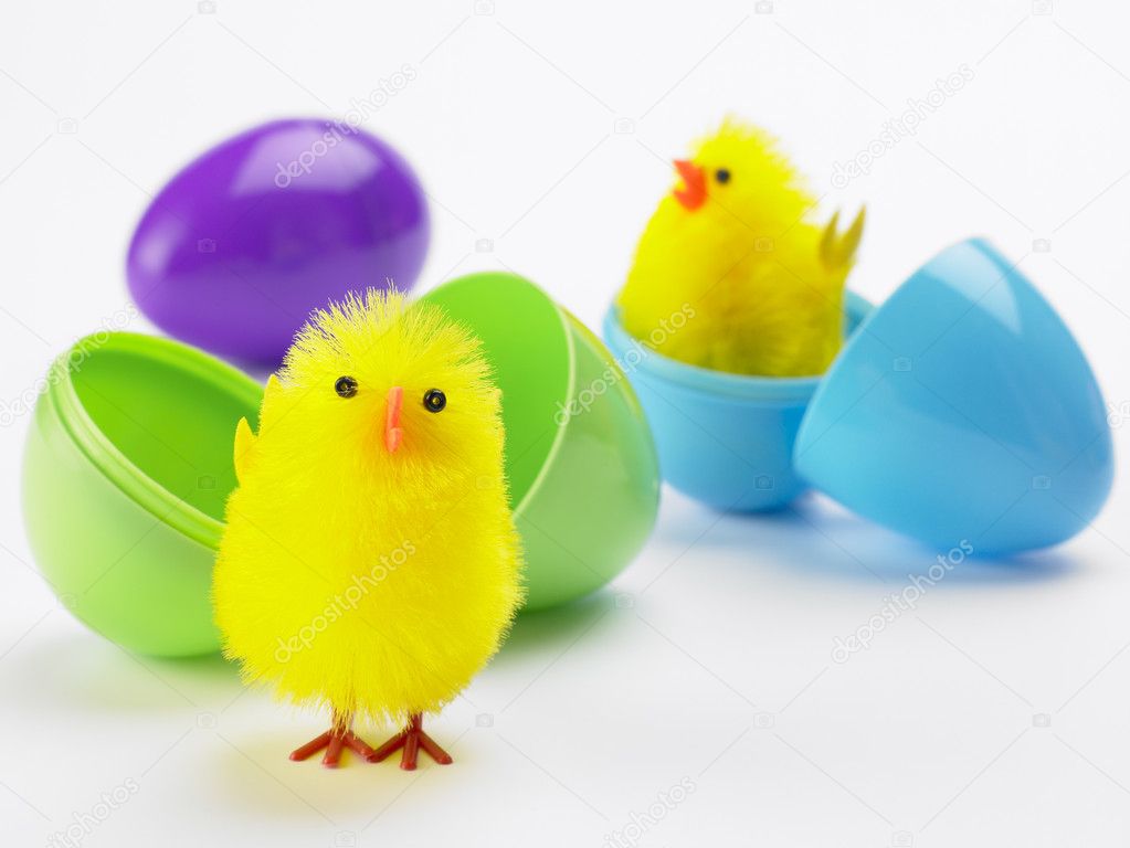 Easter Chicks Hatching Out Of Eggs — Stock Photo © monkeybusiness #4790116