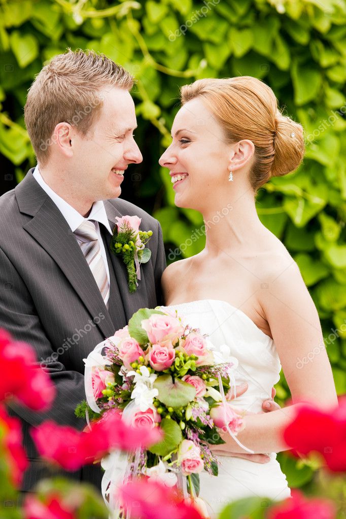 Wedding couple hugging, the Stock Photo by ©Kzenon 5056857